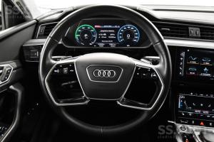 Black Audi E-Tron 2022 in Riga, with an engine capacity of 0.00 L and mileage of 125 thousand km for 30990 €, photo 21 on AUTOMOTO.COM.LV