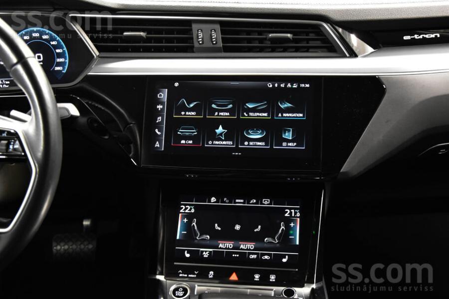 Black Audi E-Tron 2022 in Riga, with an engine capacity of 0.00 L and mileage of 125 thousand km for 30990 €, photo 22 on AUTOMOTO.COM.LV