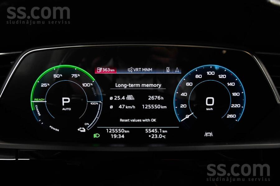 Black Audi E-Tron 2022 in Riga, with an engine capacity of 0.00 L and mileage of 125 thousand km for 30990 €, photo 24 on AUTOMOTO.COM.LV