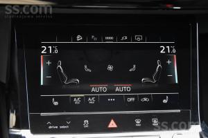 Black Audi E-Tron 2022 in Riga, with an engine capacity of 0.00 L and mileage of 125 thousand km for 30990 €, photo 26 on AUTOMOTO.COM.LV