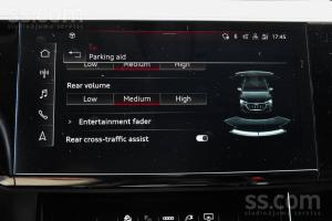 Black Audi E-Tron 2022 in Riga, with an engine capacity of 0.00 L and mileage of 125 thousand km for 30990 €, photo 29 on AUTOMOTO.COM.LV
