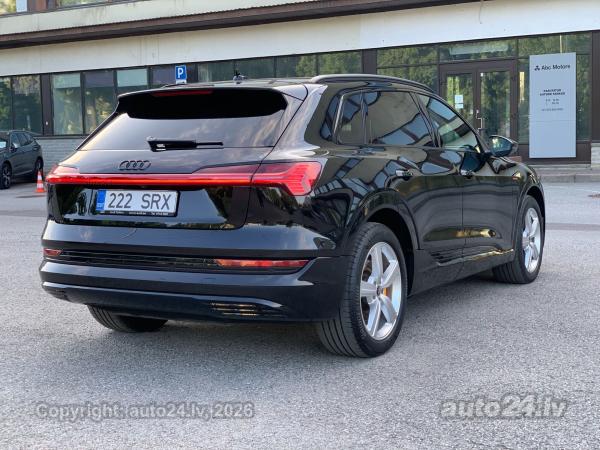 Melns Audi E-Tron 2022 Tallina, ar dzinēja tilpumu 0.00 L un nobraukumu 175 tūkst. km par 29500 €, foto 3 vietnē AUTOMOTO.COM.LV