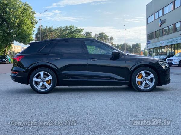 Melns Audi E-Tron 2022 Tallina, ar dzinēja tilpumu 0.00 L un nobraukumu 175 tūkst. km par 29500 €, foto 6 vietnē AUTOMOTO.COM.LV