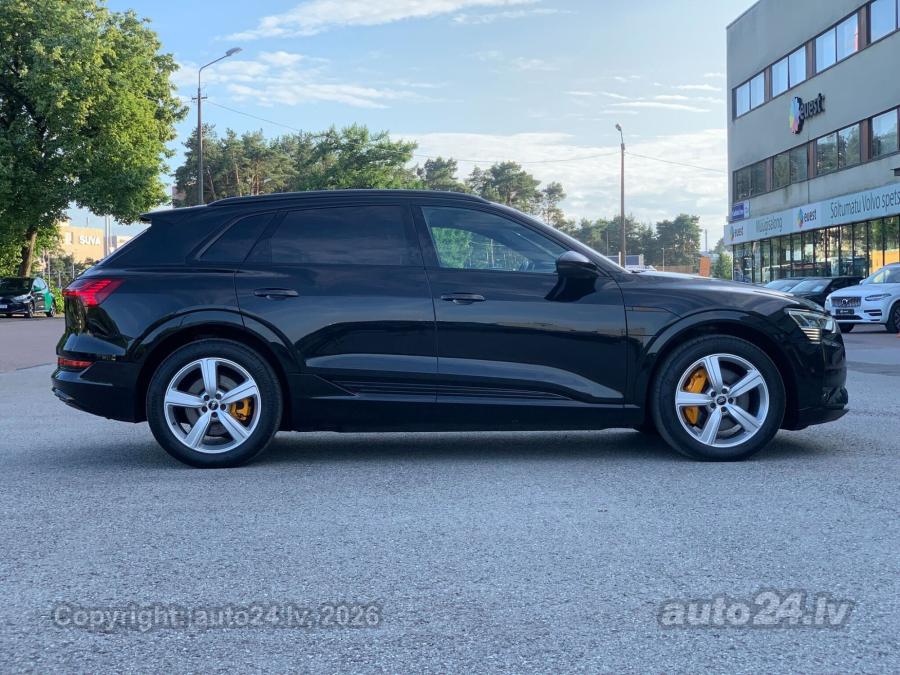Melns Audi E-Tron 2022 Tallina, ar dzinēja tilpumu 0.00 L un nobraukumu 175 tūkst. km par 29500 €, foto 7 vietnē AUTOMOTO.COM.LV