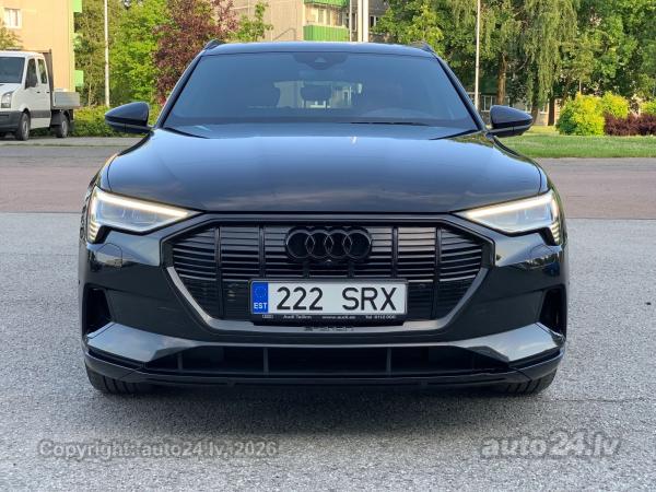 Black Audi E-Tron 2022 in Tallinn, with an engine capacity of 0.00 L and mileage of 175 thousand km for 29500 €, photo 7 on AUTOMOTO.COM.LV