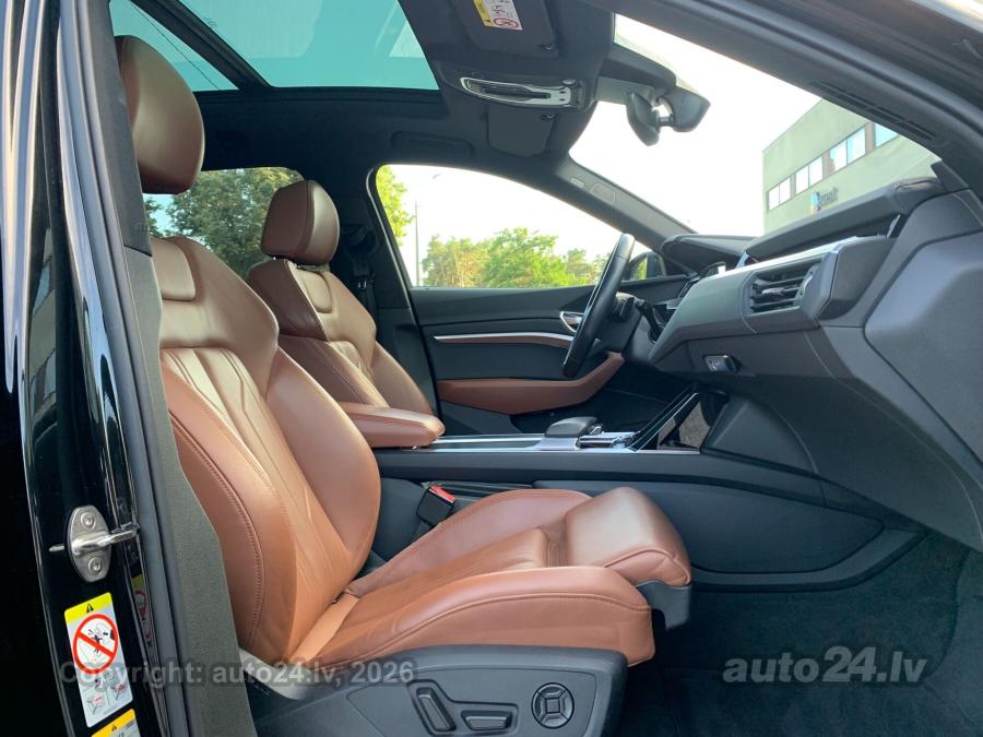 Melns Audi E-Tron 2022 Tallina, ar dzinēja tilpumu 0.00 L un nobraukumu 175 tūkst. km par 29500 €, foto 14 vietnē AUTOMOTO.COM.LV