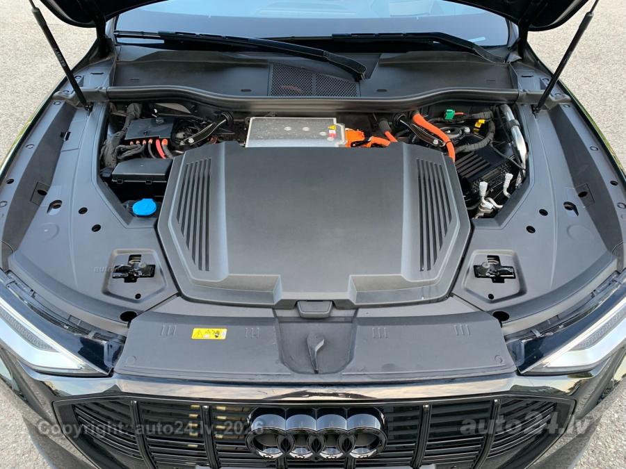 Melns Audi E-Tron 2022 Tallina, ar dzinēja tilpumu 0.00 L un nobraukumu 175 tūkst. km par 29500 €, foto 24 vietnē AUTOMOTO.COM.LV
