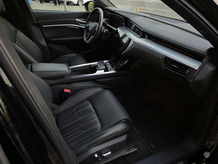 Black Audi E-Tron 2022 in Vilnius, with an engine capacity of 0.00 L and mileage of 55 thousand km for 39990 €, photo 16 on AUTOMOTO.COM.LV