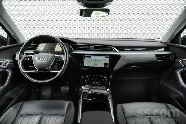 Black Audi E-Tron 2022 in Riga, with an engine capacity of 0.00 L and mileage of 61 thousand km for 34150 €, photo 6 on AUTOMOTO.COM.LV