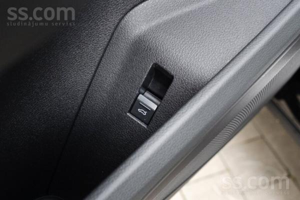 Black Audi E-Tron 2022 in Riga, with an engine capacity of 0.00 L and mileage of 61 thousand km for 34150 €, photo 9 on AUTOMOTO.COM.LV
