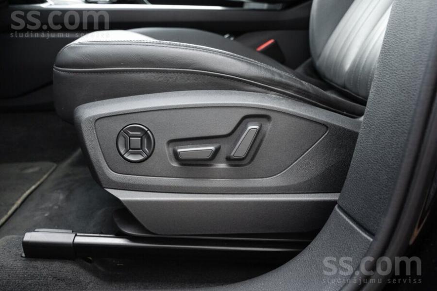 Black Audi E-Tron 2022 in Riga, with an engine capacity of 0.00 L and mileage of 61 thousand km for 34150 €, photo 11 on AUTOMOTO.COM.LV