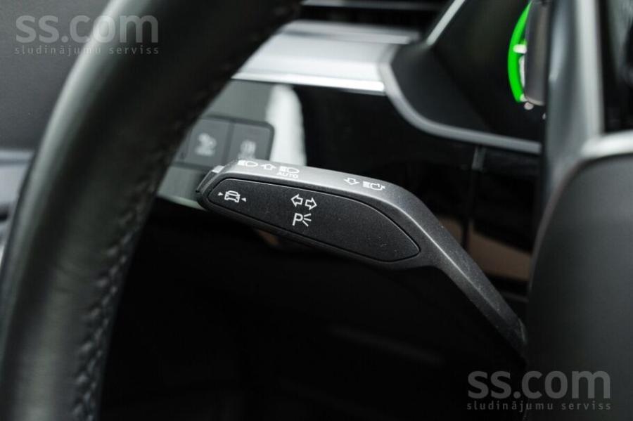 Black Audi E-Tron 2022 in Riga, with an engine capacity of 0.00 L and mileage of 61 thousand km for 34150 €, photo 13 on AUTOMOTO.COM.LV