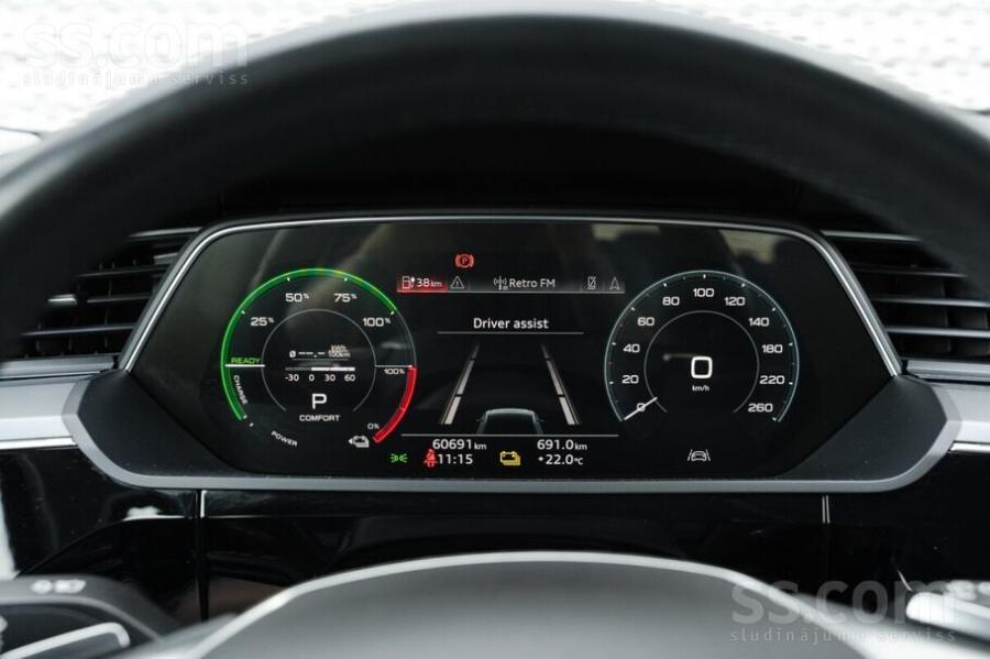 Black Audi E-Tron 2022 in Riga, with an engine capacity of 0.00 L and mileage of 61 thousand km for 34150 €, photo 14 on AUTOMOTO.COM.LV