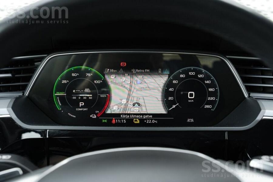 Black Audi E-Tron 2022 in Riga, with an engine capacity of 0.00 L and mileage of 61 thousand km for 34150 €, photo 15 on AUTOMOTO.COM.LV
