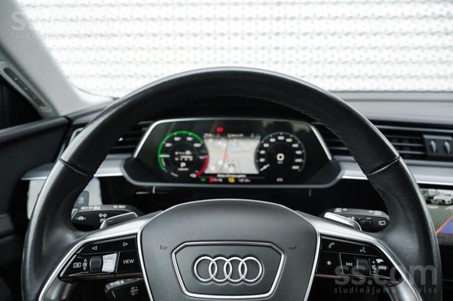 Black Audi E-Tron 2022 in Riga, with an engine capacity of 0.00 L and mileage of 61 thousand km for 34150 €, photo 16 on AUTOMOTO.COM.LV