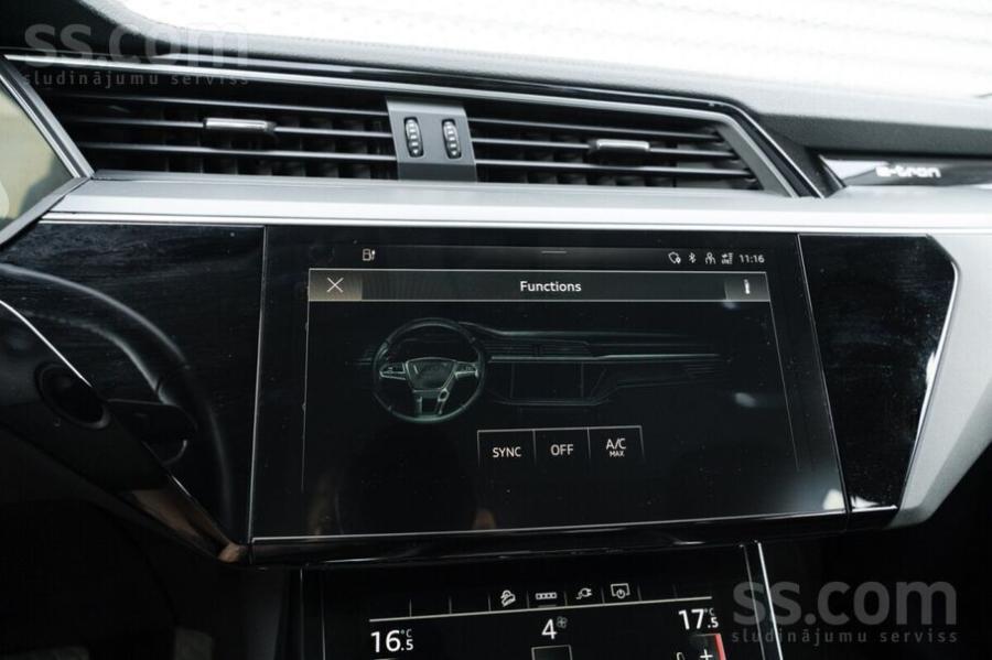 Black Audi E-Tron 2022 in Riga, with an engine capacity of 0.00 L and mileage of 61 thousand km for 34150 €, photo 17 on AUTOMOTO.COM.LV