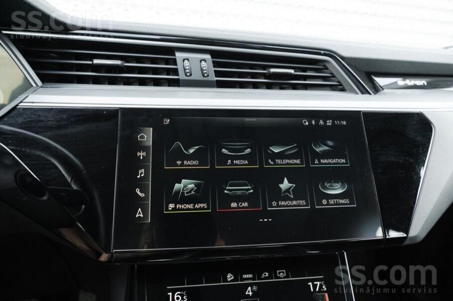 Black Audi E-Tron 2022 in Riga, with an engine capacity of 0.00 L and mileage of 61 thousand km for 34150 €, photo 18 on AUTOMOTO.COM.LV