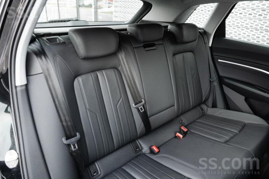 Black Audi E-Tron 2022 in Riga, with an engine capacity of 0.00 L and mileage of 61 thousand km for 34150 €, photo 24 on AUTOMOTO.COM.LV