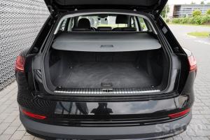 Black Audi E-Tron 2022 in Riga, with an engine capacity of 0.00 L and mileage of 61 thousand km for 34150 €, photo 25 on AUTOMOTO.COM.LV