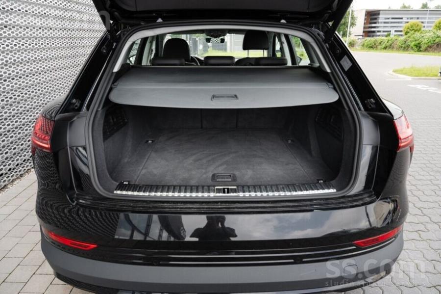 Black Audi E-Tron 2022 in Riga, with an engine capacity of 0.00 L and mileage of 61 thousand km for 34150 €, photo 25 on AUTOMOTO.COM.LV