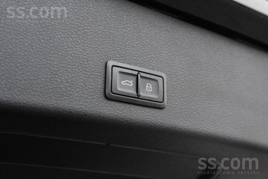 Black Audi E-Tron 2022 in Riga, with an engine capacity of 0.00 L and mileage of 61 thousand km for 34150 €, photo 26 on AUTOMOTO.COM.LV