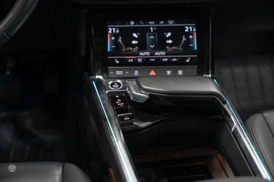 Черный Ауди E-Tron 2022 в Вильнюс, объемом двигателя 0.00 л и пробегом 58 тыс. км за 28700 €, фото 19 на AUTOMOTO.COM.LV