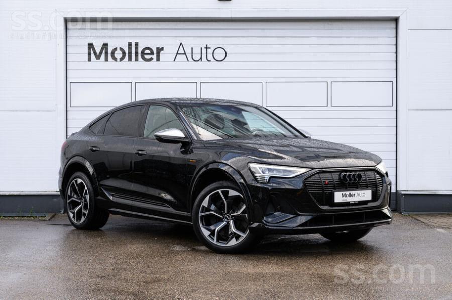 Black Audi E-Tron 2022 in Riga, with an engine capacity of 0.00 L and mileage of 30 thousand km for 42950 €, photo 3 on AUTOMOTO.COM.LV
