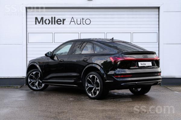 Melns Audi E-Tron 2022 Rīga, ar dzinēja tilpumu 0.00 L un nobraukumu 30 tūkst. km par 42950 €, foto 4 vietnē AUTOMOTO.COM.LV
