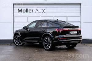 Black Audi E-Tron 2022 in Riga, with an engine capacity of 0.00 L and mileage of 30 thousand km for 42950 €, photo 5 on AUTOMOTO.COM.LV