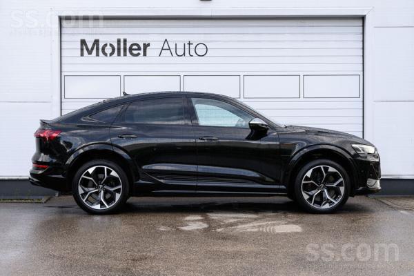 Melns Audi E-Tron 2022 Rīga, ar dzinēja tilpumu 0.00 L un nobraukumu 30 tūkst. km par 42950 €, foto 5 vietnē AUTOMOTO.COM.LV