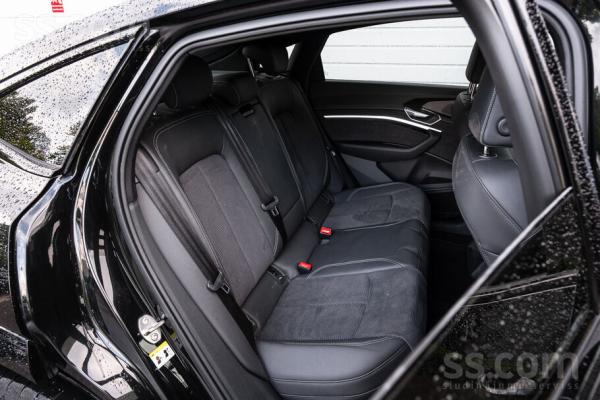 Melns Audi E-Tron 2022 Rīga, ar dzinēja tilpumu 0.00 L un nobraukumu 30 tūkst. km par 42950 €, foto 7 vietnē AUTOMOTO.COM.LV
