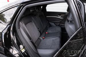 Black Audi E-Tron 2022 in Riga, with an engine capacity of 0.00 L and mileage of 30 thousand km for 42950 €, photo 8 on AUTOMOTO.COM.LV