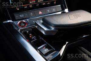 Black Audi E-Tron 2022 in Riga, with an engine capacity of 0.00 L and mileage of 30 thousand km for 42950 €, photo 16 on AUTOMOTO.COM.LV