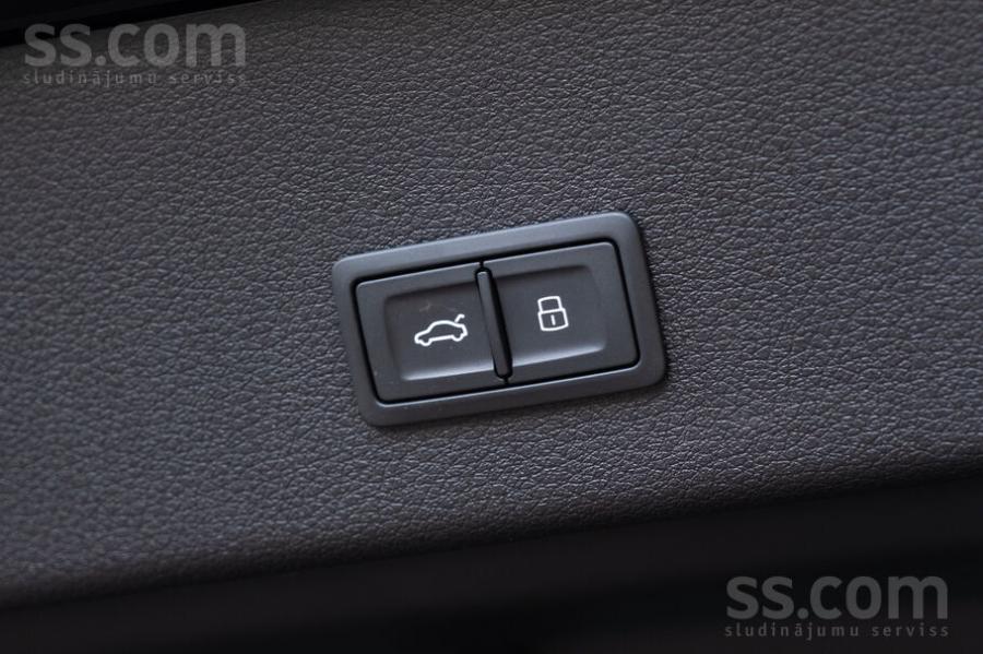 Black Audi E-Tron 2022 in Riga, with an engine capacity of 0.00 L and mileage of 30 thousand km for 42950 €, photo 19 on AUTOMOTO.COM.LV