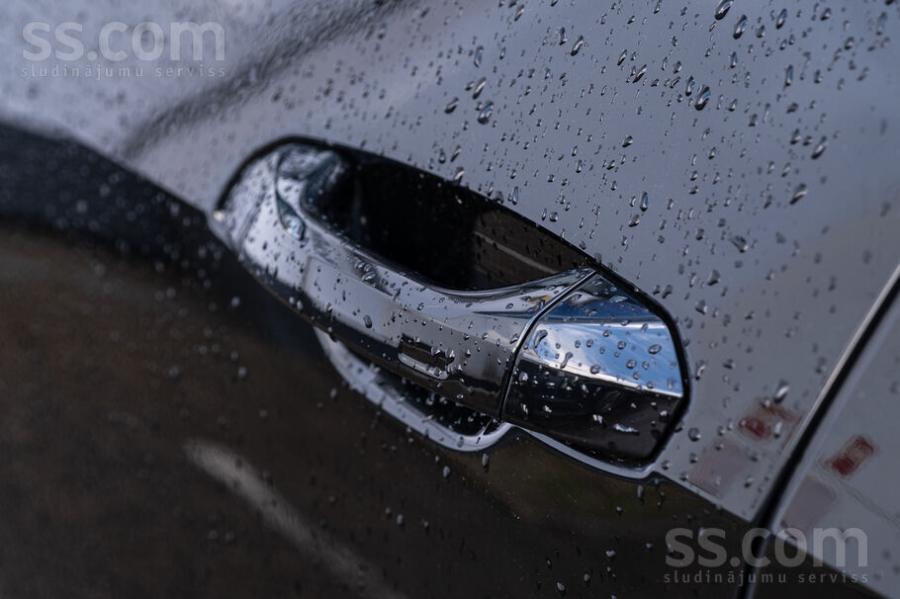 Black Audi E-Tron 2022 in Riga, with an engine capacity of 0.00 L and mileage of 30 thousand km for 42950 €, photo 20 on AUTOMOTO.COM.LV