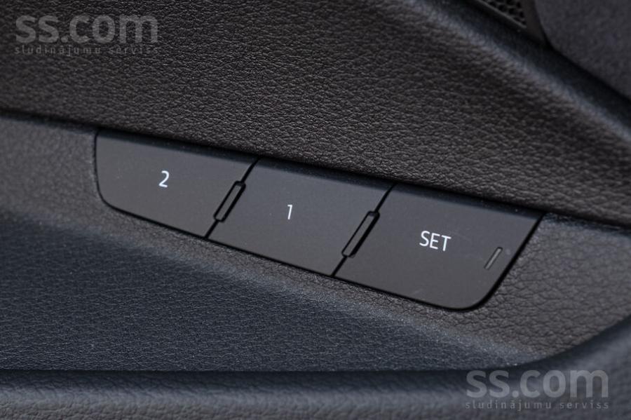 Black Audi E-Tron 2022 in Riga, with an engine capacity of 0.00 L and mileage of 30 thousand km for 42950 €, photo 23 on AUTOMOTO.COM.LV