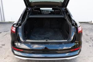 Melns Audi E-Tron 2022 Rīga, ar dzinēja tilpumu 0.00 L un nobraukumu 35 tūkst. km par 35500 €, foto 9 vietnē AUTOMOTO.COM.LV