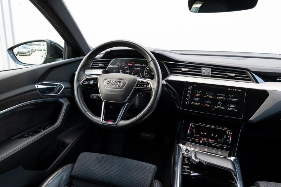 Melns Audi E-Tron 2022 Rīga, ar dzinēja tilpumu 0.00 L un nobraukumu 35 tūkst. km par 35500 €, foto 13 vietnē AUTOMOTO.COM.LV