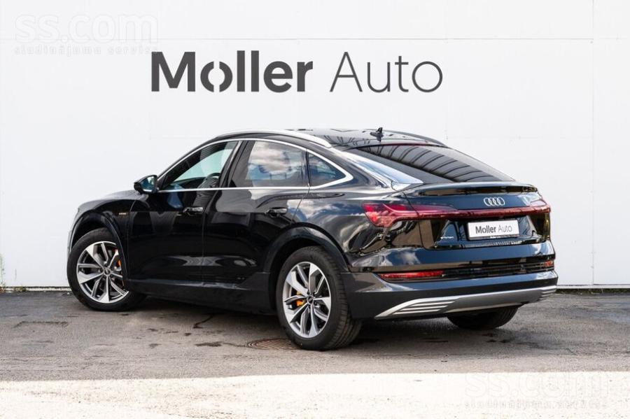 Black Audi E-Tron 2022 in Riga, with an engine capacity of 0.00 L and mileage of 35 thousand km for 35500 €, photo 4 on AUTOMOTO.COM.LV