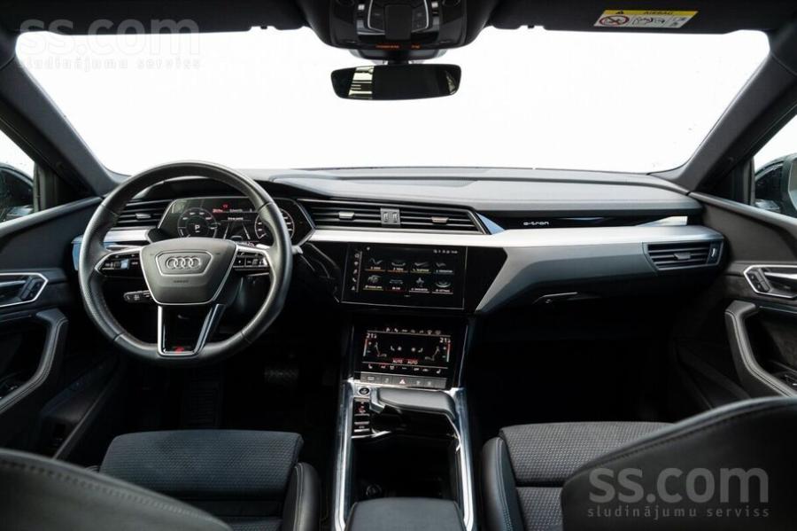 Black Audi E-Tron 2022 in Riga, with an engine capacity of 0.00 L and mileage of 35 thousand km for 35500 €, photo 12 on AUTOMOTO.COM.LV