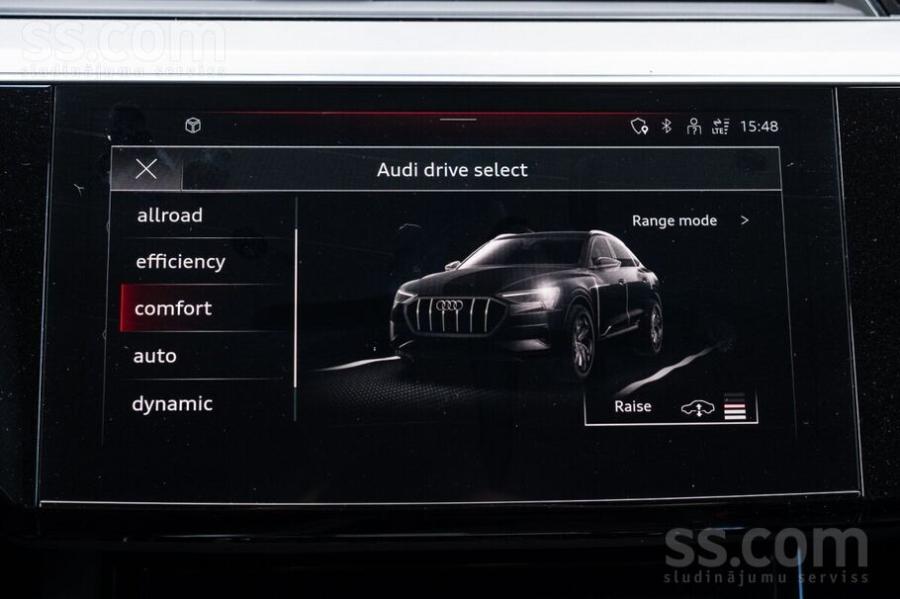 Black Audi E-Tron 2022 in Riga, with an engine capacity of 0.00 L and mileage of 35 thousand km for 35500 €, photo 24 on AUTOMOTO.COM.LV