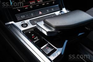 Black Audi E-Tron 2022 in Riga, with an engine capacity of 0.00 L and mileage of 35 thousand km for 35500 €, photo 28 on AUTOMOTO.COM.LV