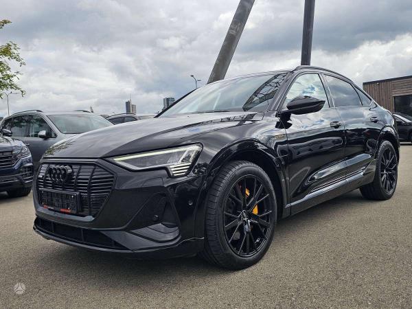 Черный Ауди E-Tron 2022 в Вильнюс, объемом двигателя 0.00 л и пробегом 79 тыс. км за 36900 €, фото 2 на AUTOMOTO.COM.LV