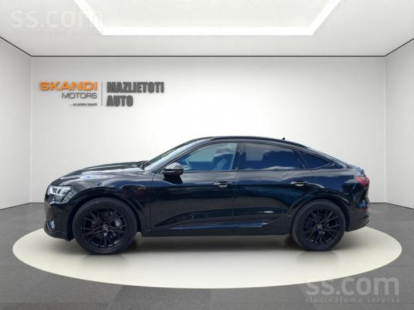 Black Audi E-Tron 2022 in Riga, with an engine capacity of 0.00 L and mileage of 58 thousand km for 33990 €, photo 3 on AUTOMOTO.COM.LV
