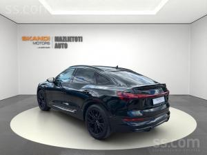 Черный Ауди E-Tron 2022 в Рига, объемом двигателя 0.00 л и пробегом 58 тыс. км за 33990 €, фото 5 на AUTOMOTO.COM.LV