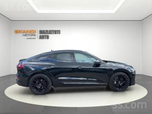 Черный Ауди E-Tron 2022 в Рига, объемом двигателя 0.00 л и пробегом 58 тыс. км за 33990 €, фото 8 на AUTOMOTO.COM.LV