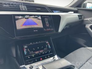 Черный Ауди E-Tron 2022 в Рига, объемом двигателя 0.00 л и пробегом 58 тыс. км за 33990 €, фото 16 на AUTOMOTO.COM.LV