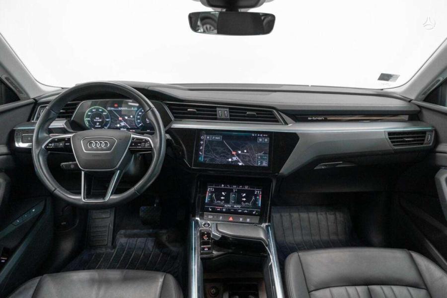 Черный Ауди E-Tron 2022 в Вильнюс, объемом двигателя 0.00 л и пробегом 58 тыс. км за 27900 €, фото 9 на AUTOMOTO.COM.LV
