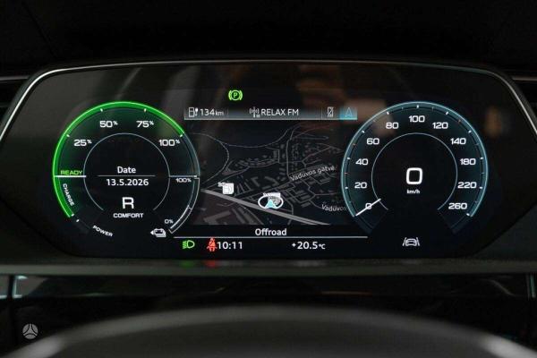 Черный Ауди E-Tron 2022 в Вильнюс, объемом двигателя 0.00 л и пробегом 58 тыс. км за 27900 €, фото 10 на AUTOMOTO.COM.LV