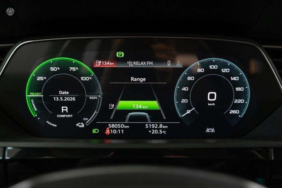 Черный Ауди E-Tron 2022 в Вильнюс, объемом двигателя 0.00 л и пробегом 58 тыс. км за 27900 €, фото 12 на AUTOMOTO.COM.LV